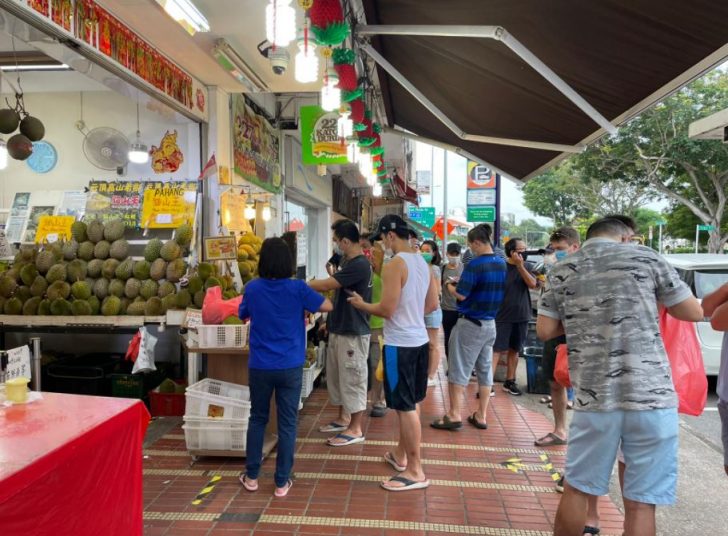 义顺大牌846榴梿店大排长龙, 猫山王每公斤S$ 12 - FoodieSG