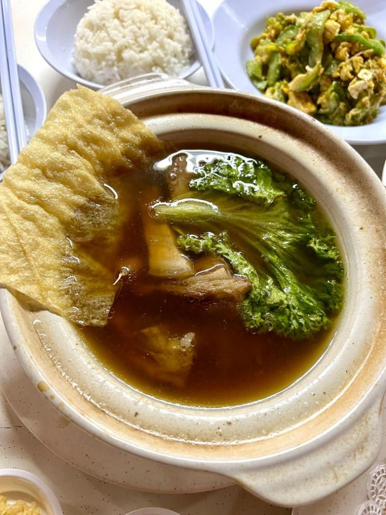 马来西亚肉骨茶就吃这家 - 价钱超级划算，味道超级棒的 “JB烫鱼.药材肉骨茶” 👍👍👍 - FoodieSG