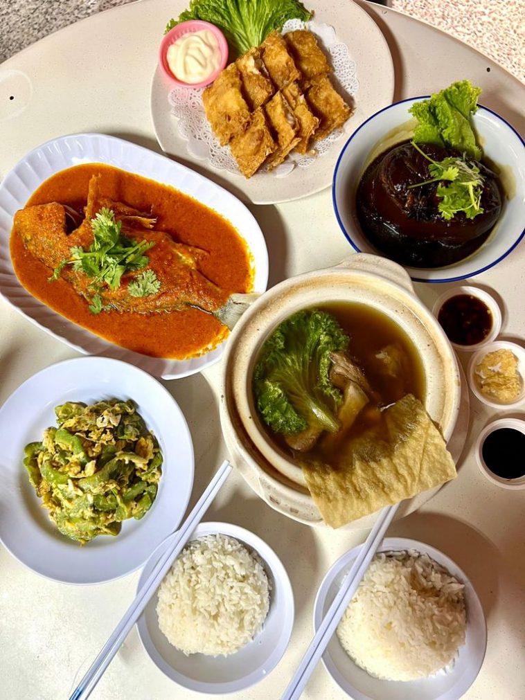 马来西亚肉骨茶就吃这家 - 价钱超级划算，味道超级棒的 “JB烫鱼.药材肉骨茶” 👍👍👍 - FoodieSG