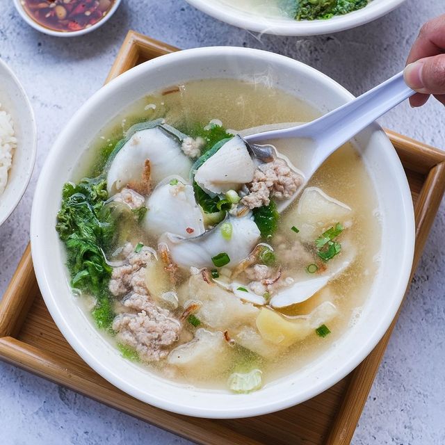 排队也要尝尝，很多人吃完还要打包！第一街潮州鱼汤 - FoodieSG