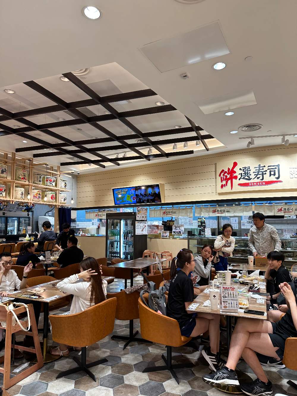 Don Don Donki 星耀樟宜开设第15间分店, 首间有百多种清真日本产品 - FoodieSG