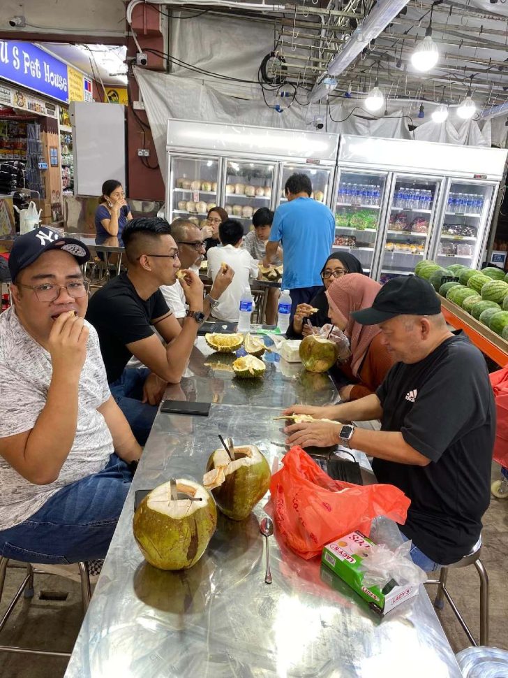 猫山王榴莲自助S$38.80 , 一小时随便你吃 - FoodieSG