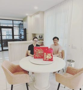 艺人Yao Wenlong 秀新山百万新家, 3个五房式组屋大 - FoodieSG