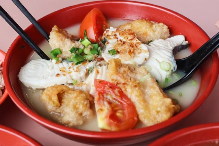 宏茂桥“财记炸鱼汤”, 一碗大大碗的红石斑 - FoodieSG