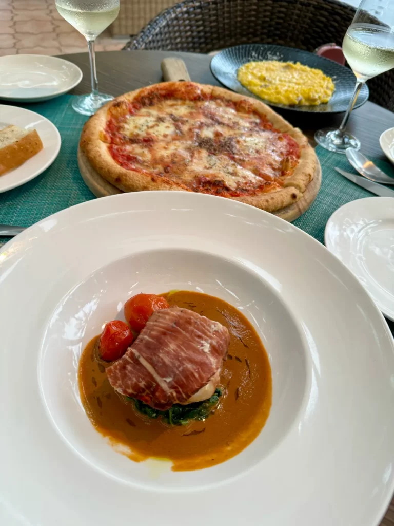 圣淘沙海景夕阳餐厅”The Cliff“ (宠物友好) - FoodieSG