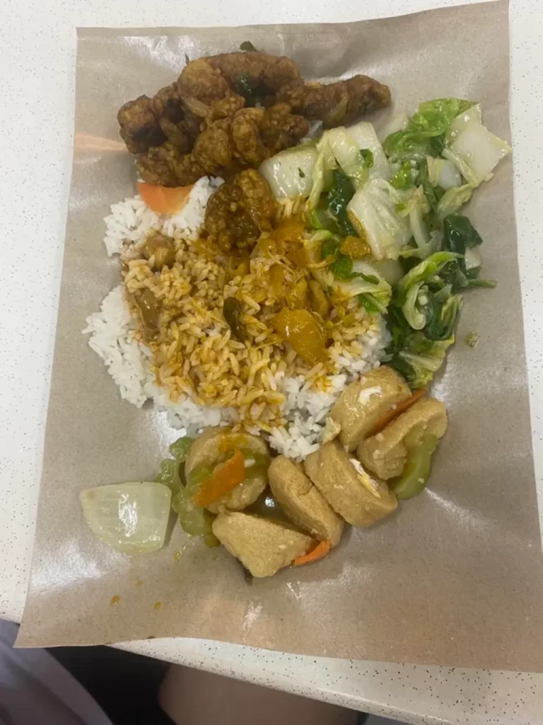 民众分享：武吉班让$2.20元超值菜饭 - FoodieSG