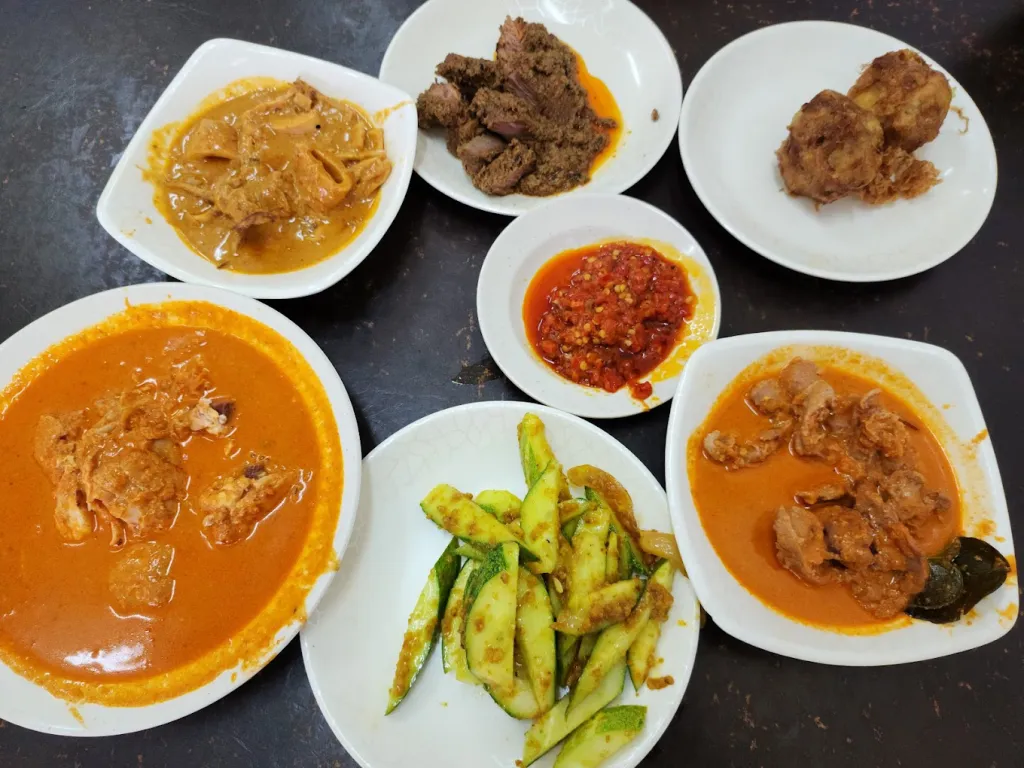新加坡最具历史性1948年巴东饭（nasi padang） - FoodieSG